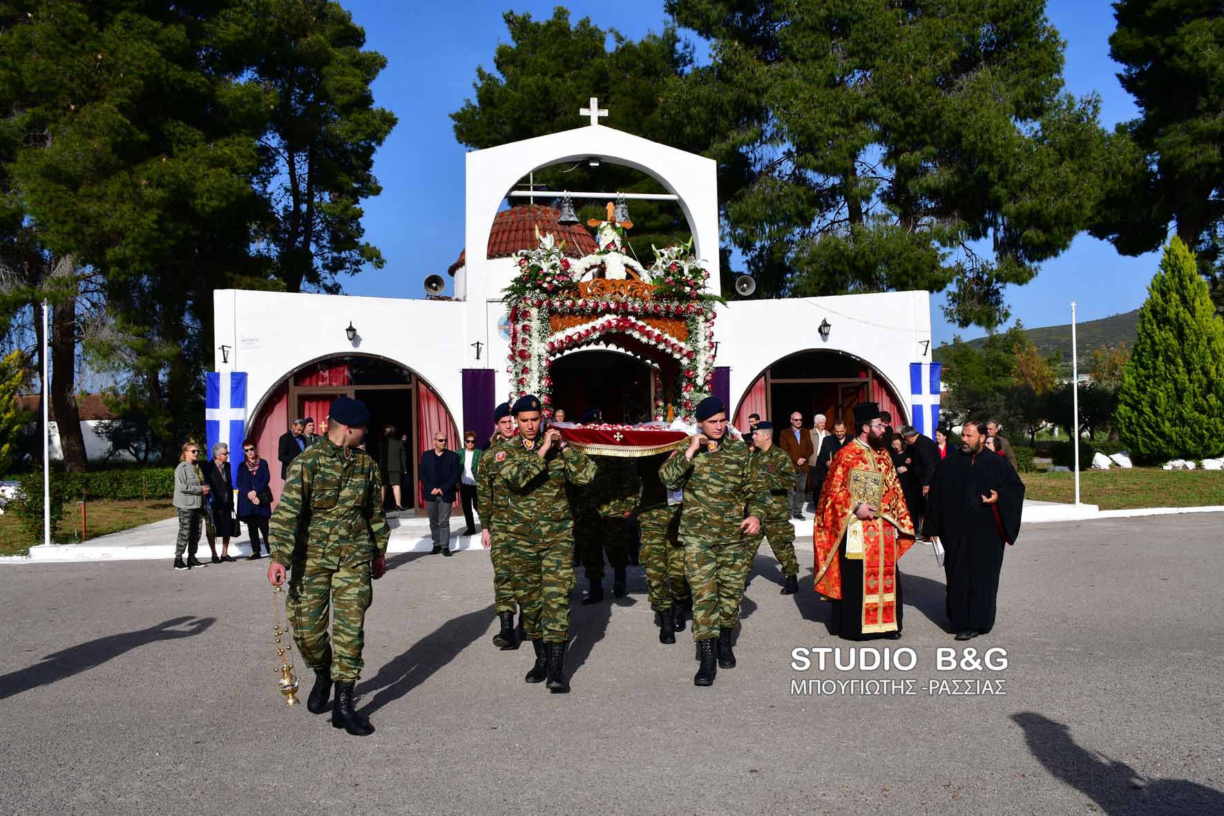 Η περιφορά του Επιταφίου στο στρατόπεδο Μηχανικού - Ορθοδοξία News Agency