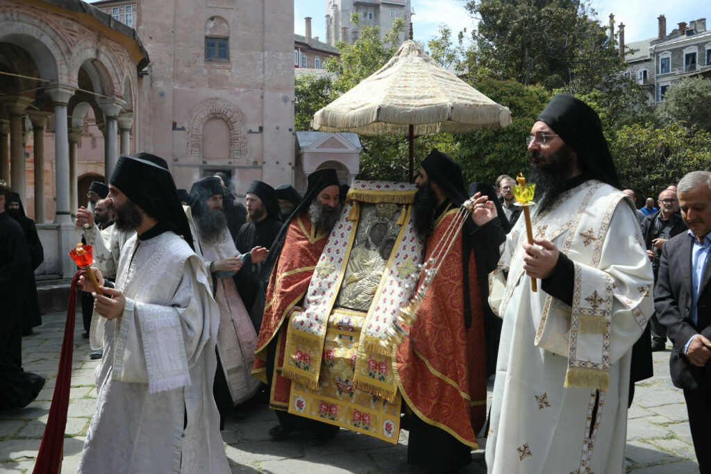 Λιτάνευση Εικόνος Παναγίας της Βηματάρισσας στην ΙΜΜ Βατοπαιδίου ...
