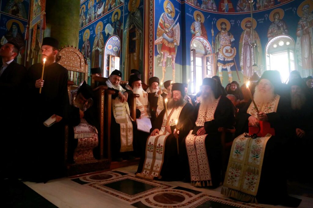 Η Εκκλησία αποχαιρέτησε τον Γέροντα Αιμιλιανό Σιμωνοπετρίτη - Δείτε ...