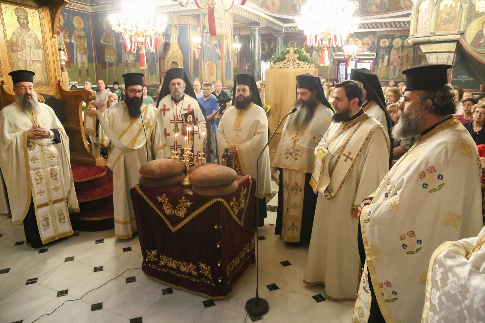 Πανηγυρικός Εσπερινός στον Ι.Ν. Αγ. Τριάδος Ν. Ηρακλείου - Ορθοδοξία ...