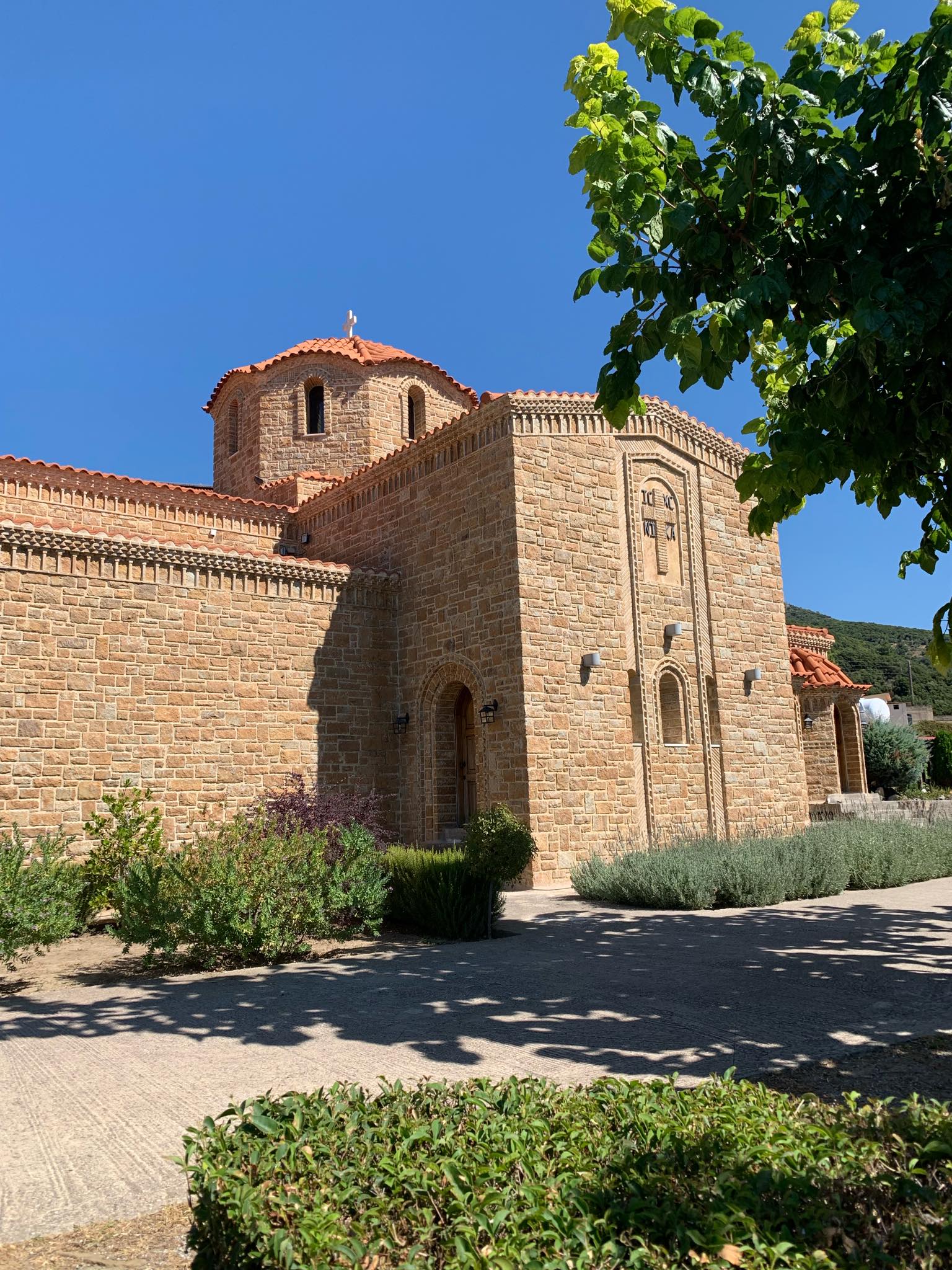 Τα μοναστήρια στο Τρίκορφο Φωκίδος - Ορθοδοξία News Agency