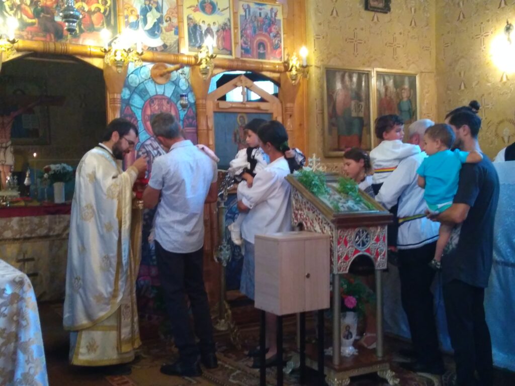 Fiii satului Ştenea care au ajuns acasă au avut parte de o primire ...