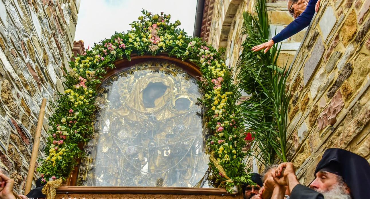 Ο Μητρ.Λαγκαδά στην Ιερά Γυναικεία Μονή της Παναγίας της Θεοσκεπάστου ...