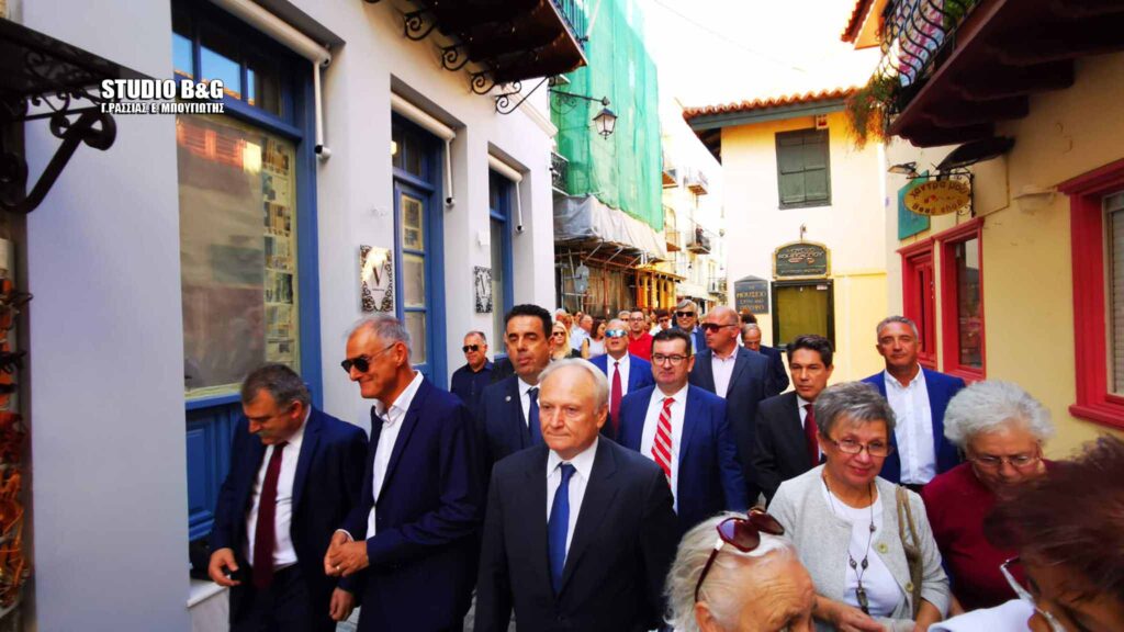 Το Ναύπλιο τιμά τον Πρώτο Κυβερνήτη της Ελλάδος Ιωάννη Καποδίστρια ...
