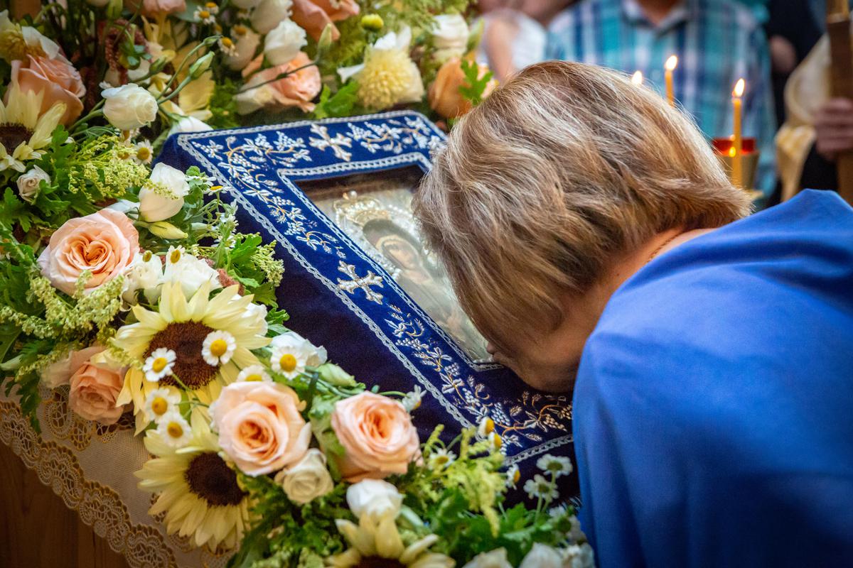 “Miraculous Myrrhstreaming Icon of the Mother of God” - Ορθοδοξία News ...