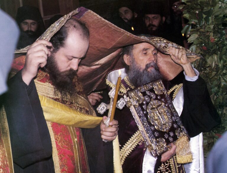 ΓΕΡΩΝ ΕΦΡΑΙΜ ΑΡΙΖΟΝΑΣ: Η οικογένεια του και ως νέος μοναχός - Ορθοδοξία ...