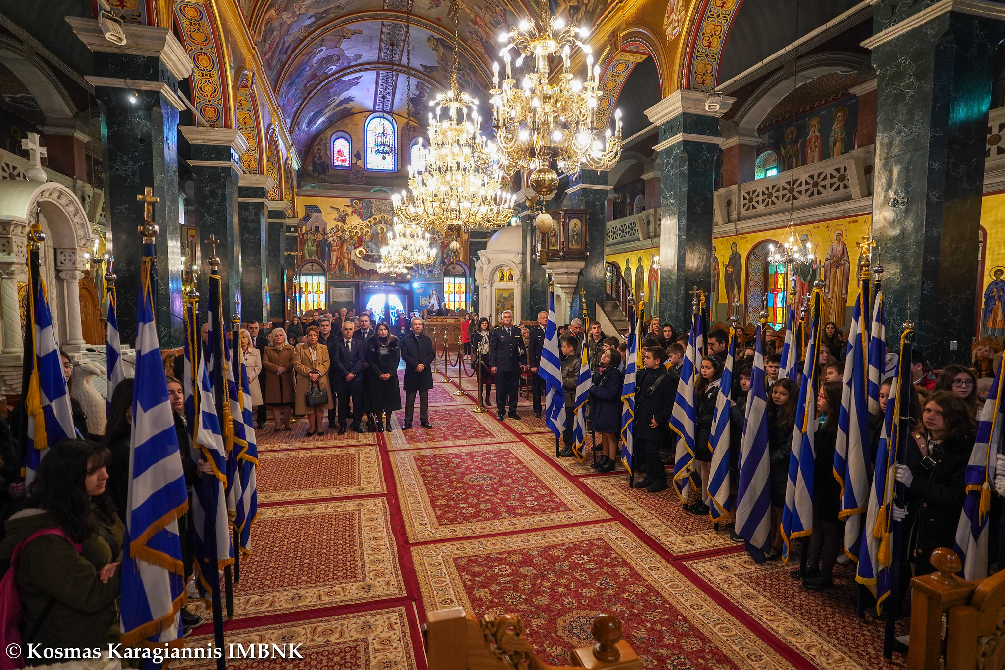 ΒΕΡΟΙΑ - ΤΡΙΩΝ ΙΕΡΑΡΧΩΝ: Με τις "γαλανόλευκες" στον εκκλησιασμό ...