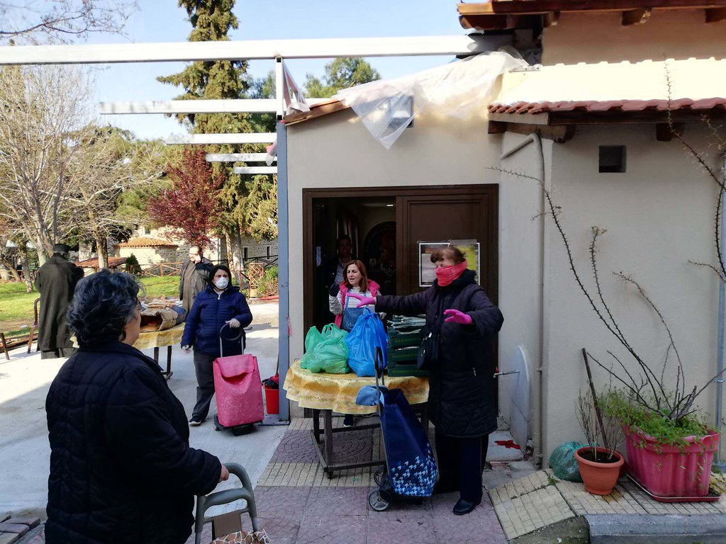 Δέματα Τροφίμων στην Ι.Μ. Νεαπόλεως και Σταυρουπόλεως - Ορθοδοξία News ...