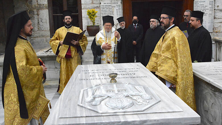 Και στον τάφο του προκατόχου του ο Οικουμενικός Πατριάρχης - Ορθοδοξία ...