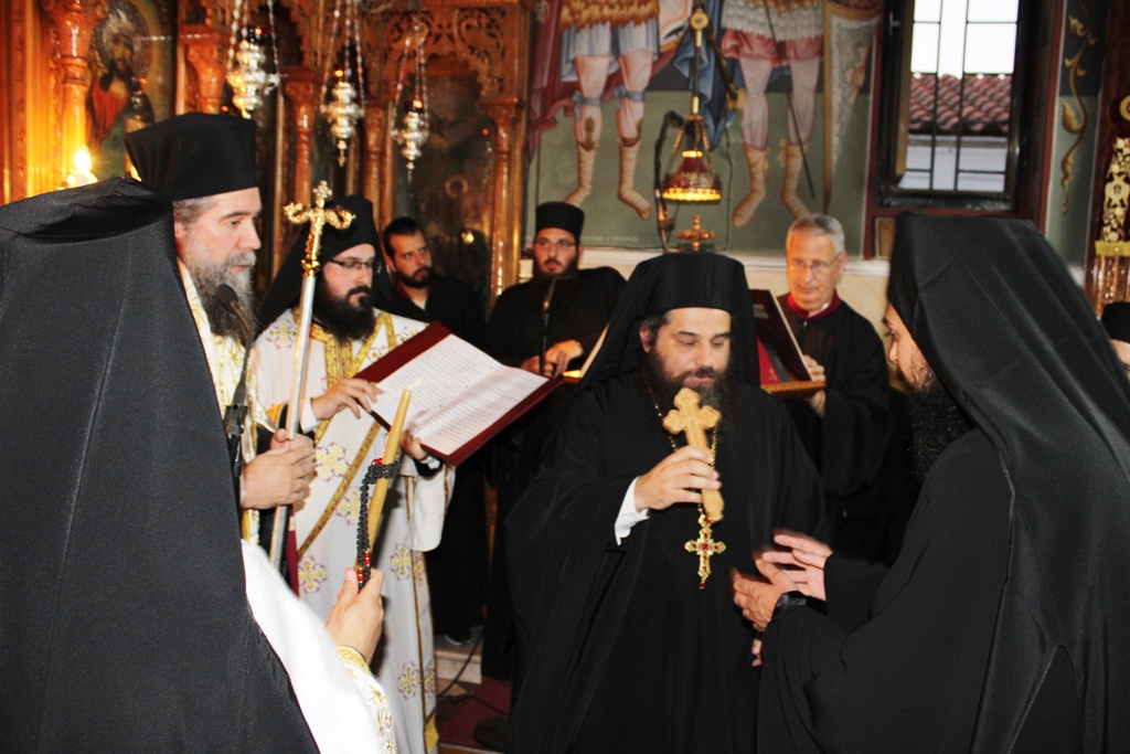Κουρά νέου Μοναχού στην Εκκλησία των Σερρών - Ορθοδοξία News Agency