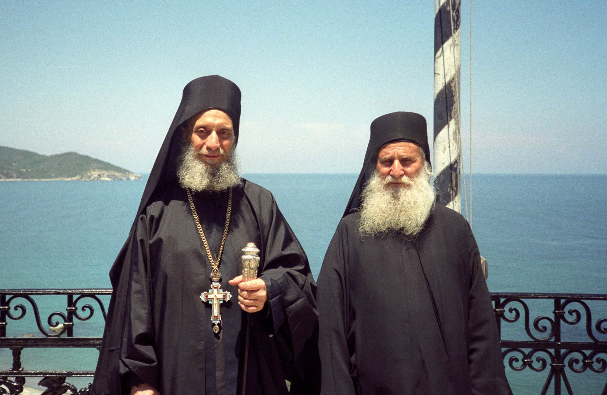 Γέροντας Ιωσήφ - Γέροντας Αιμιλιανός: Με φόντο το γαλάζιο - Ορθοδοξία ...