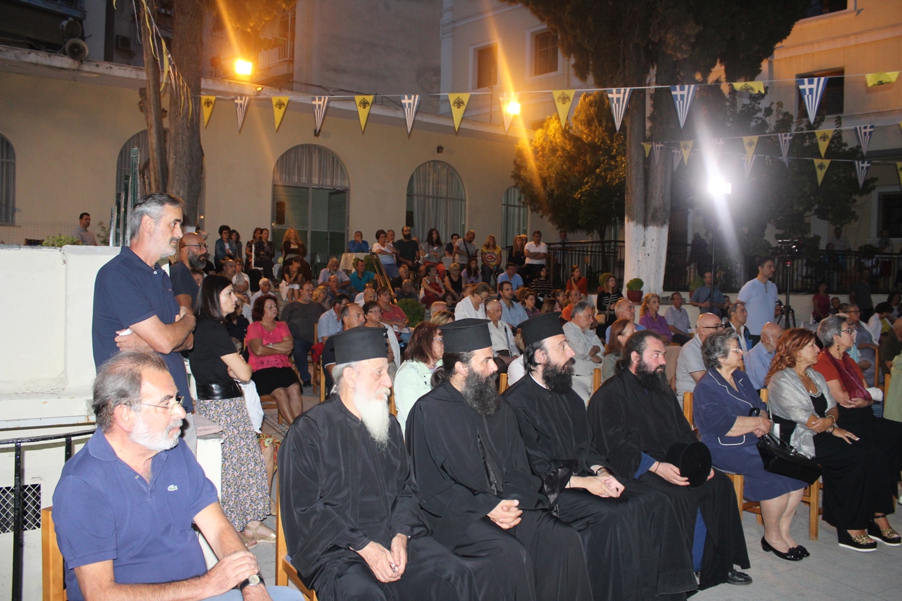 Μία μικρή λαοθάλασσα για τον Άγιο Πορφύριο στην Καβάλα - Ορθοδοξία News ...