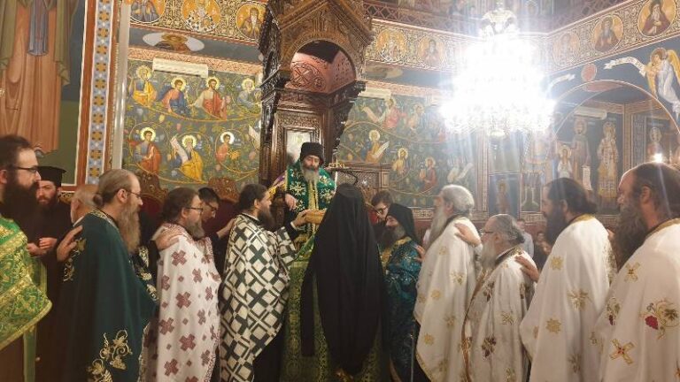 Τα Λείψανα του Οσίου Ιωσηφ του Ησυχαστού προσκύνησαν στη Λεμεσό ...