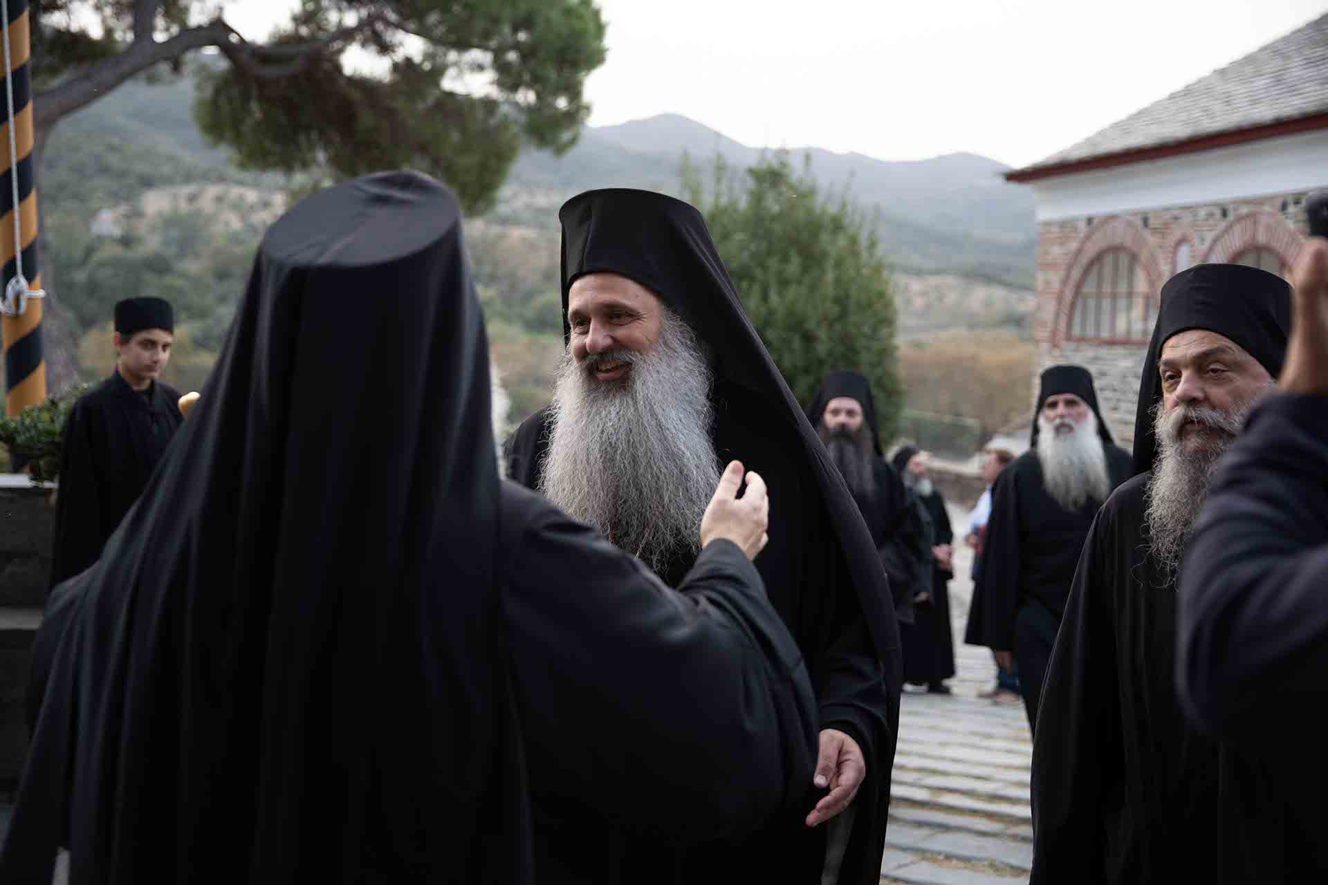 Η ΦΩΤΟΓΡΑΦΙΑ ΤΗΣ ΗΜΕΡΑΣ: Καλωσόρισμα στον Άθωνα - Ορθοδοξία News Agency
