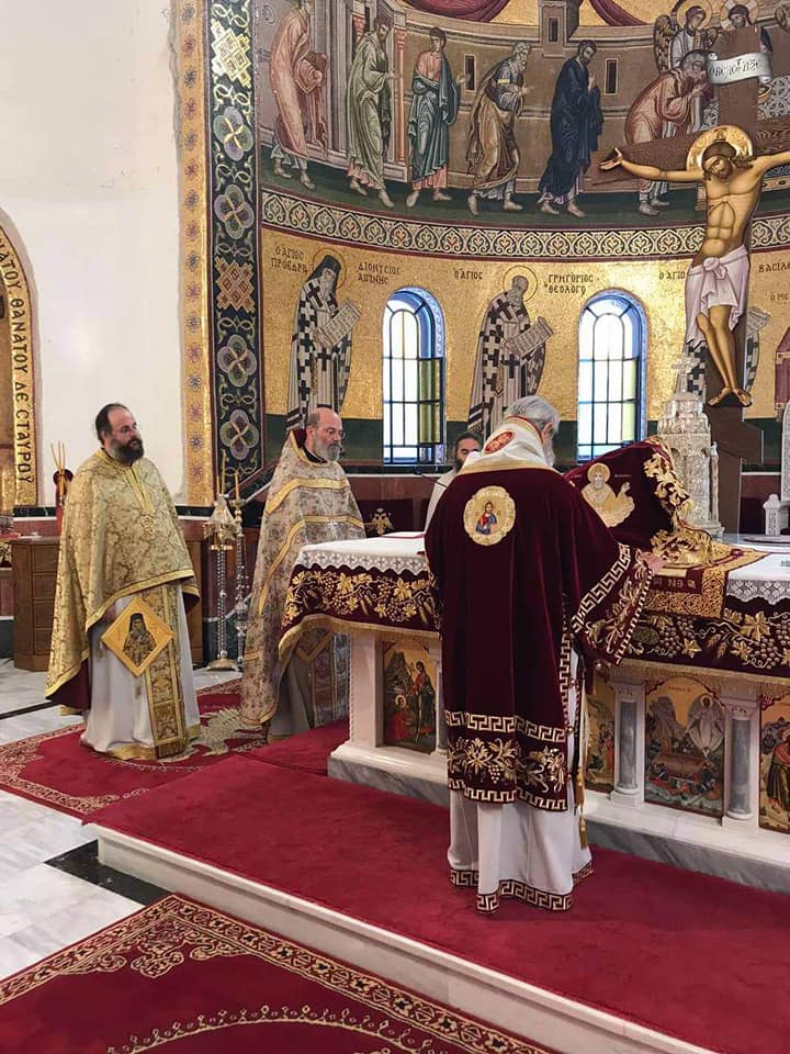 ΑΙΓΙΝΑ: Ικέτευσαν τον Άγιον για την εξαφάνιση του κορονοϊού - Ορθοδοξία ...