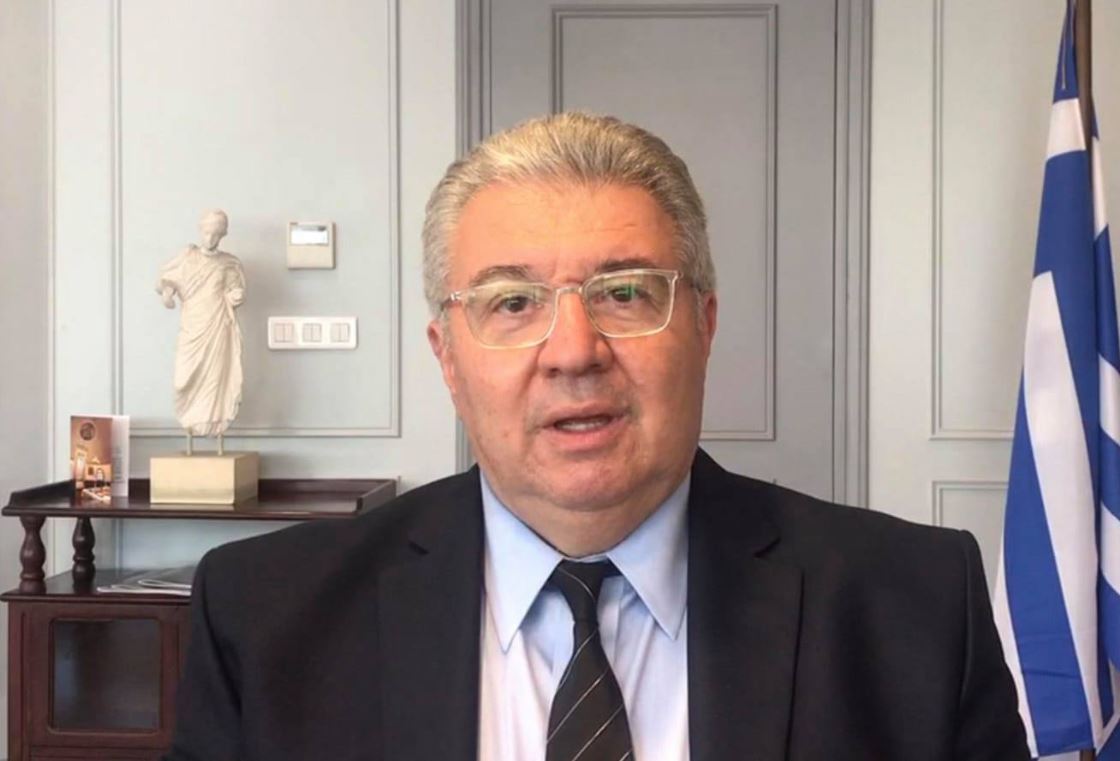 Ο Ι. Χρυσουλάκης στην τελετή βράβευσης των διακριθέντων στον διαγωνισμό ...