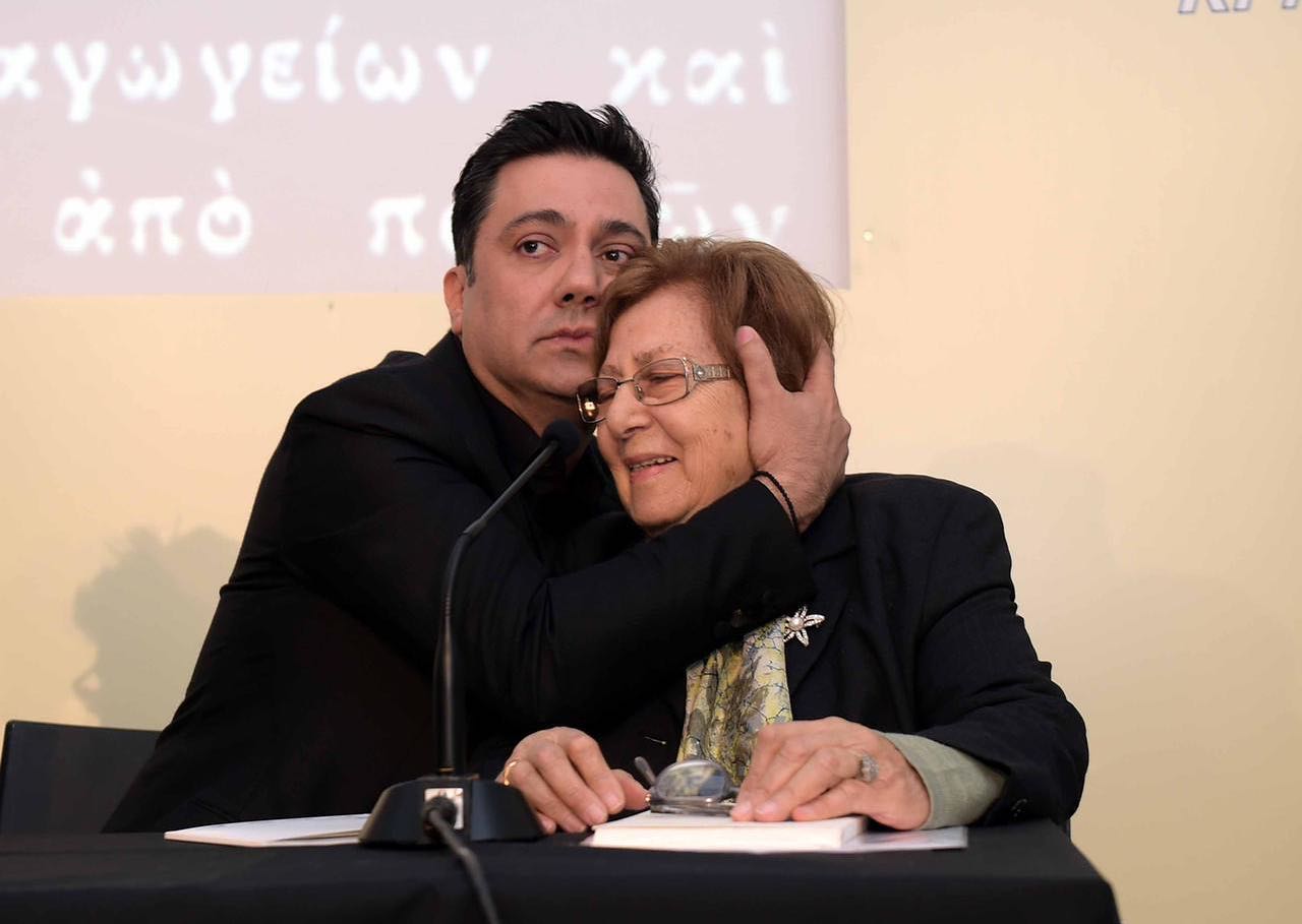 Ο Γιώργος Θεοφάνους αποχαιρετά την Κλαίρη Αγγελίδου - Ορθοδοξία News Agency