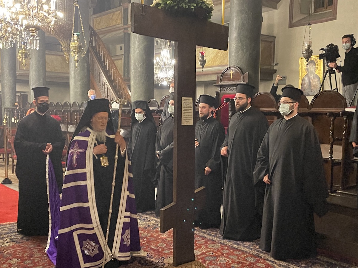 Η Ακολουθία των Παθών του Κυρίου στο Φανάρι - Ορθοδοξία News Agency