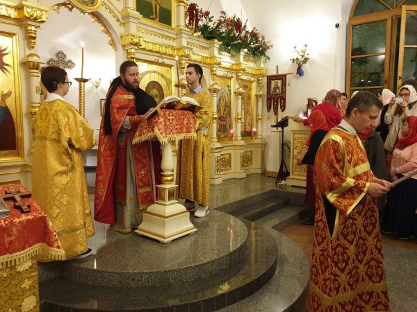 Pascha Celebrated at the Dormition Church in Beijing - Ορθοδοξία News ...