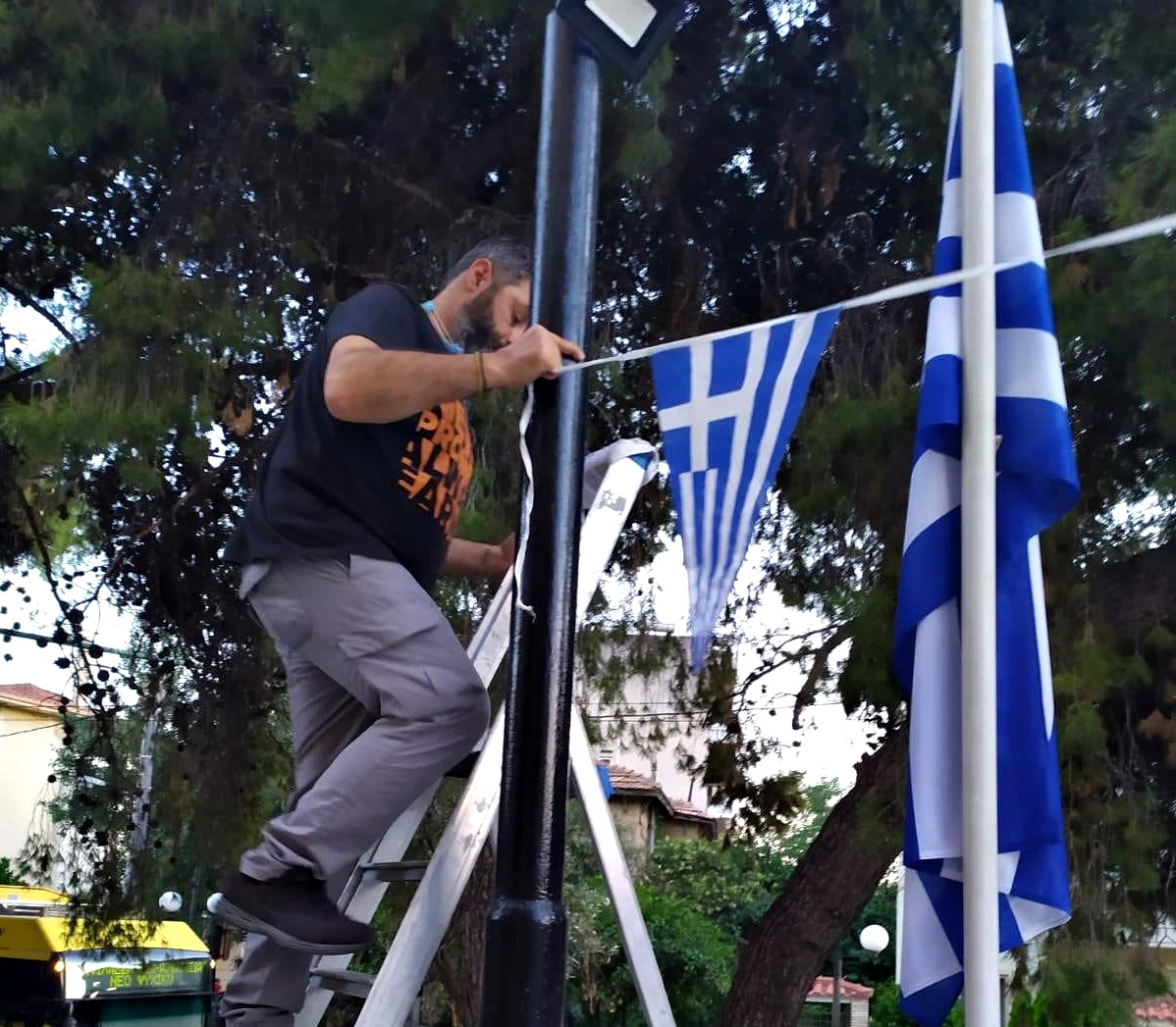 Προετοιμασίες πανηγύρεως στην Αγία Τριάδα Ν. Φιλαδέλφειας - Ορθοδοξία ...