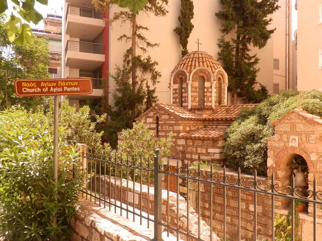Τσόχα 39: Οι Άγιοι Πάντες που "πνίγηκαν" στις πολυκατοικίες - Ορθοδοξία ...
