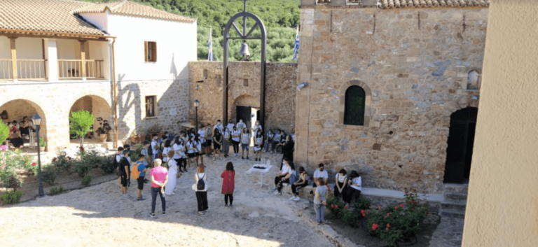 Στην Ιερά Μονή Βελανιδιάς η Β' τάξη του 7ου Γυμνασίου Καλαμάτας ...