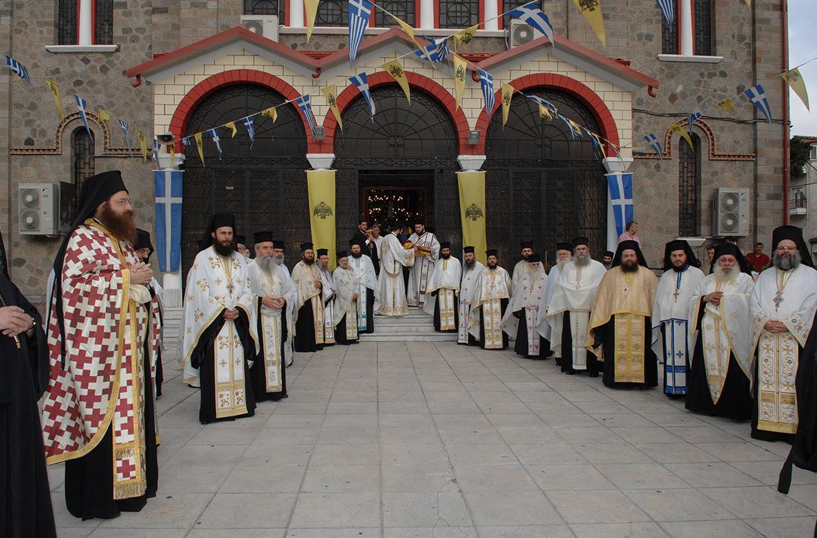 Η Έδεσσα υποδέχθηκε την Τιμία Κάρα του Αγίου Καλλινίκου - Ορθοδοξία ...