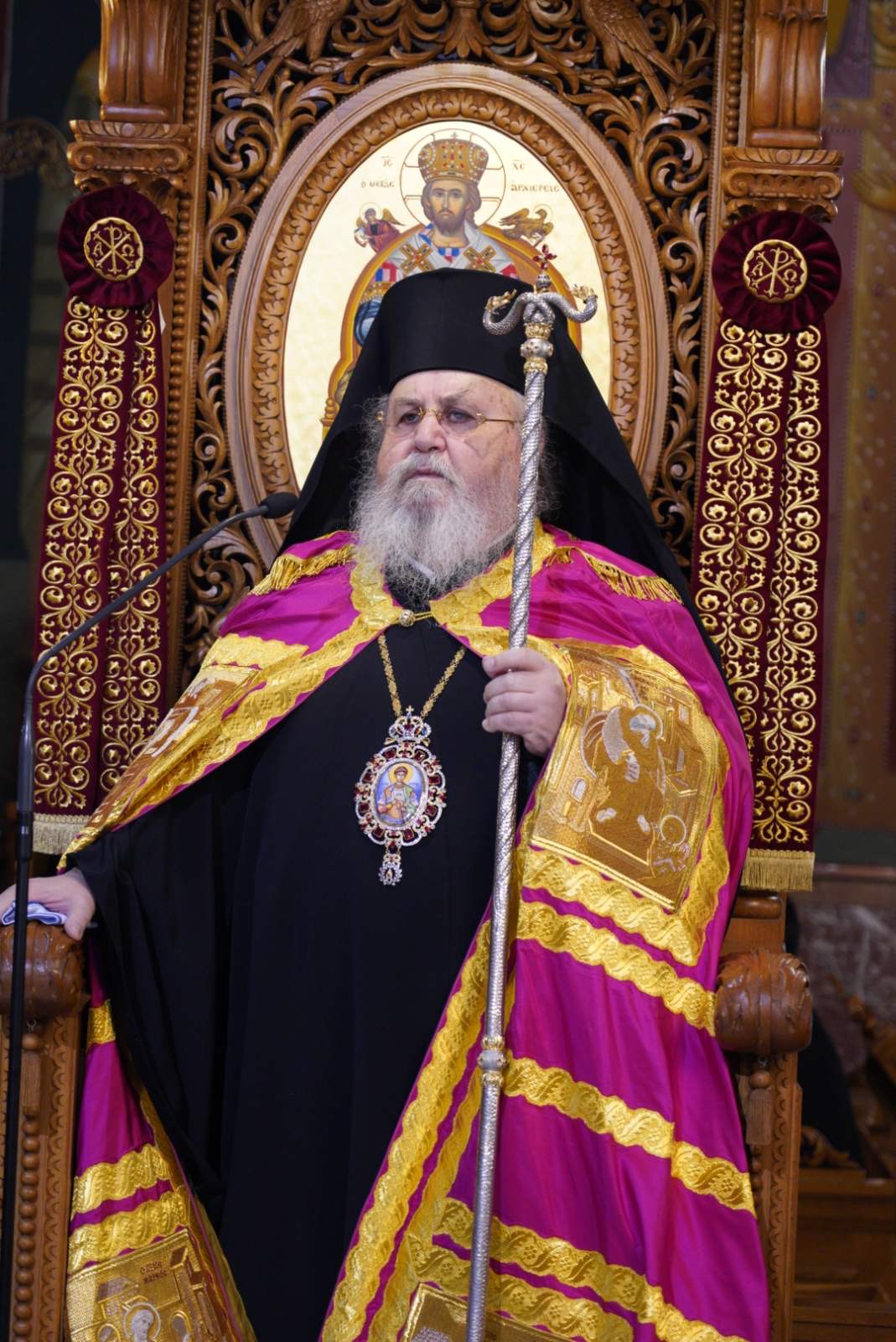 ΒΥΡΩΝΑΣ: Η Εικόνα της Παναγίας ξεχείλιζε μύρο στη λιτανεία - Ορθοδοξία ...