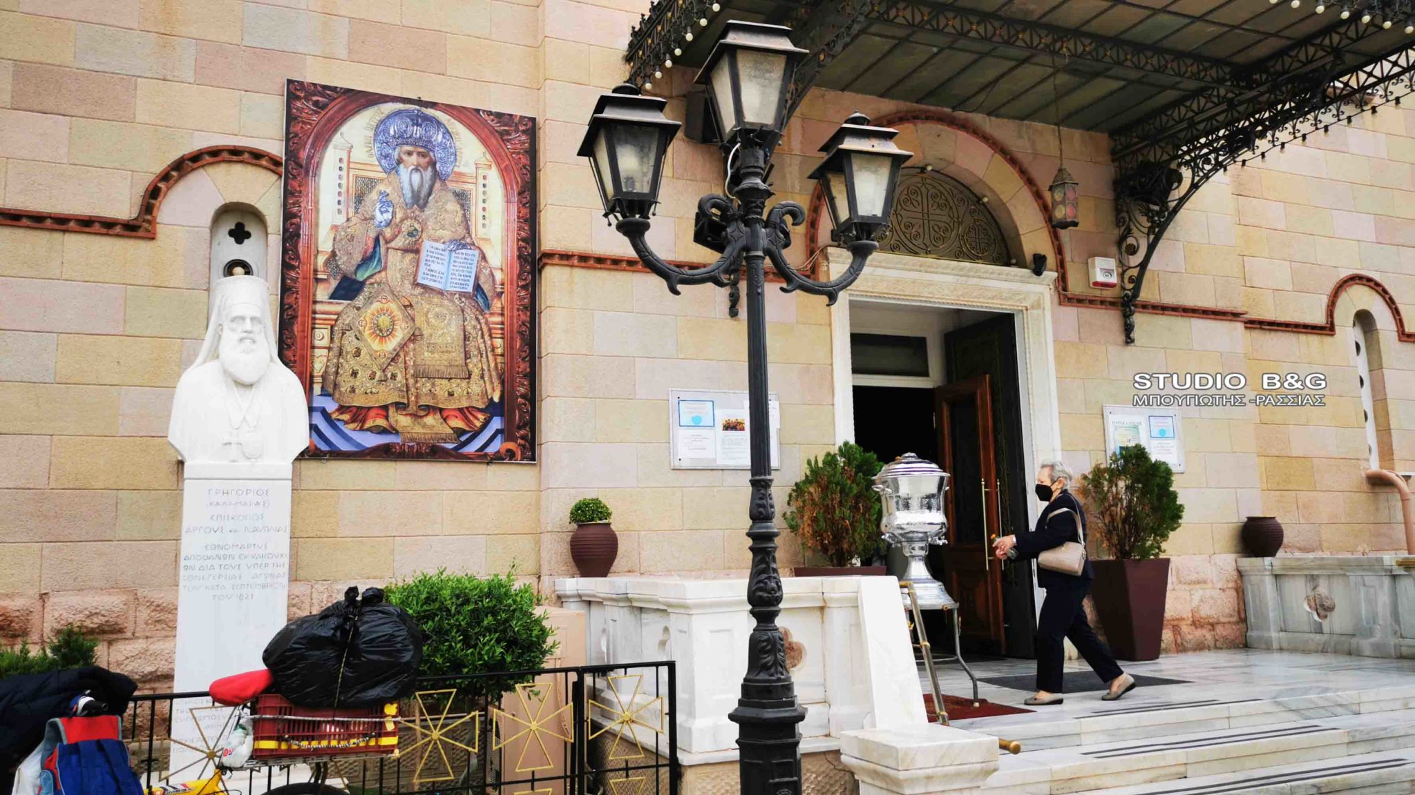 Μυροβλύζουν τα λείψανα του Αγίου Πέτρου, πολιούχου Άργους - Ορθοδοξία ...