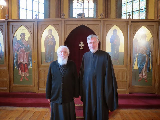 His Eminence the former Metropolitan of Amaseia, Pavlos, falls asleep ...