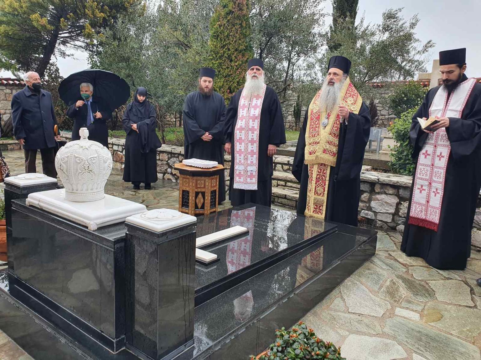 Τρισάγιο για τον μακαριστό Μητροπολίτη πρ.Σταγών και Μετεώρων κυρού ...