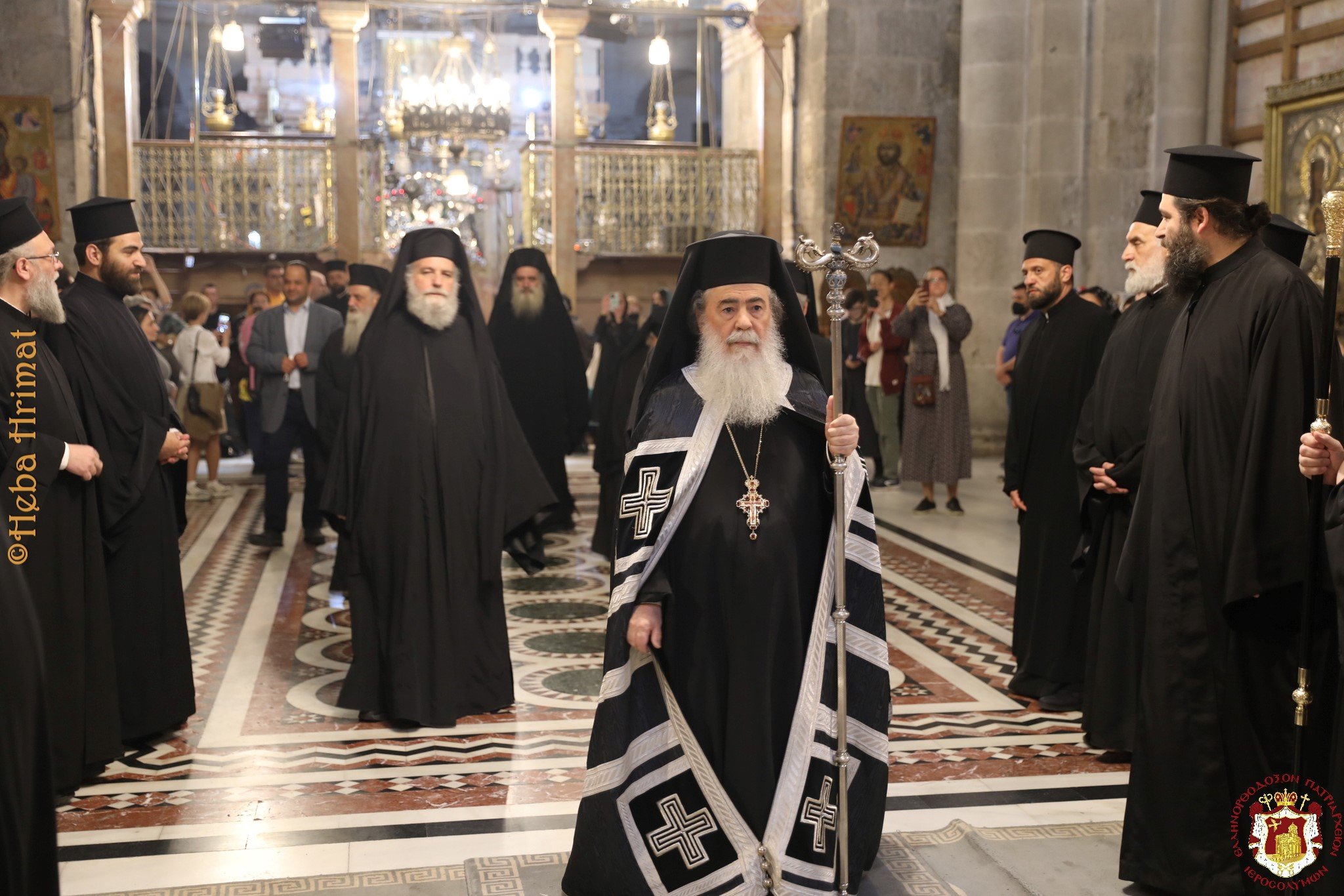 Εσπερινός Μεγάλης Παρασκευής στον Πανίερο Ναό της Αναστάσεως ...