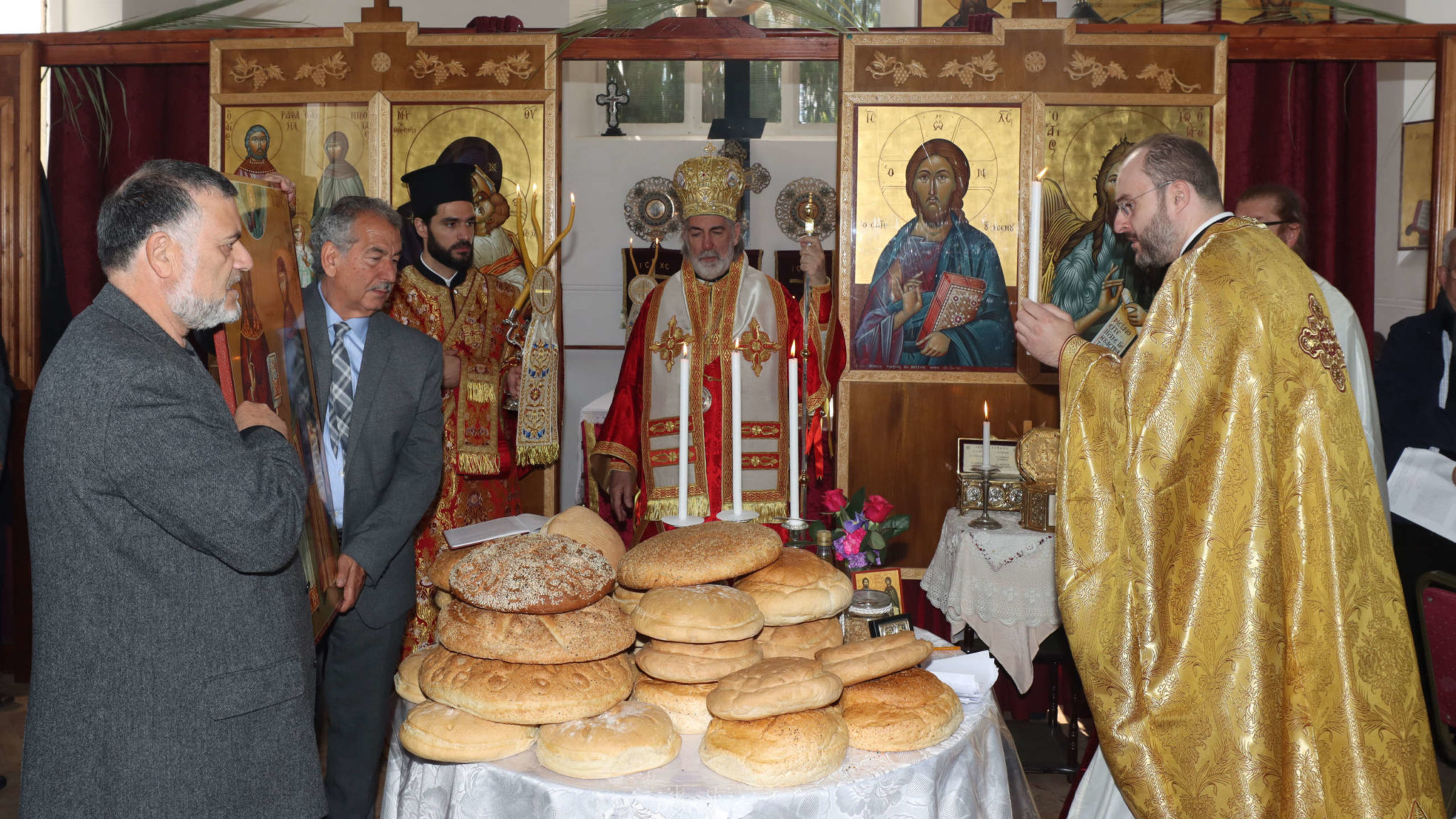 Ο Αρχιεπίσκοπος Θυατείρων στον Άγιο Ραφαήλ Λονδίνου - Ορθοδοξία News Agency