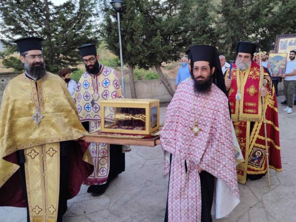 ΓΕΡΩΝ ΕΦΡΑΙΜ ΑΡΙΖΟΝΑΣ: Η οικογένεια του και ως νέος μοναχός - Ορθοδοξία ...
