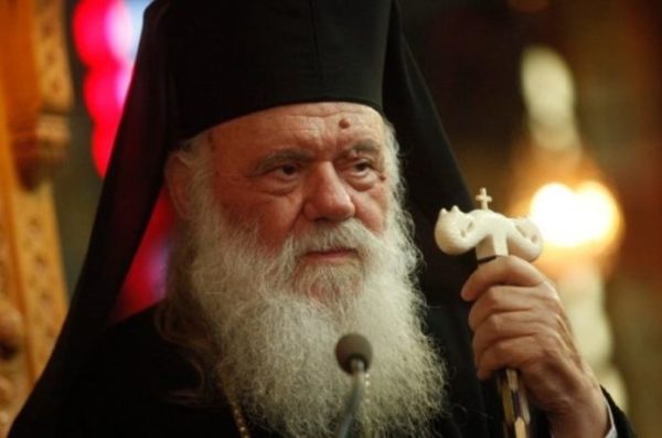 ΣΥΓΚΛΟΝΙΣΤΙΚΟ: Γονατιστοί μέσα στο χιόνι για τον Άγιο Ανδρέα ...