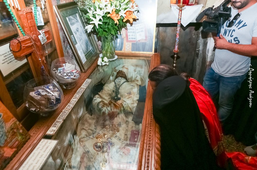 Δάκρυα και χαρά στη Μονή Αγάθωνος για την Αγιοκατάταξη του Οσίου ...