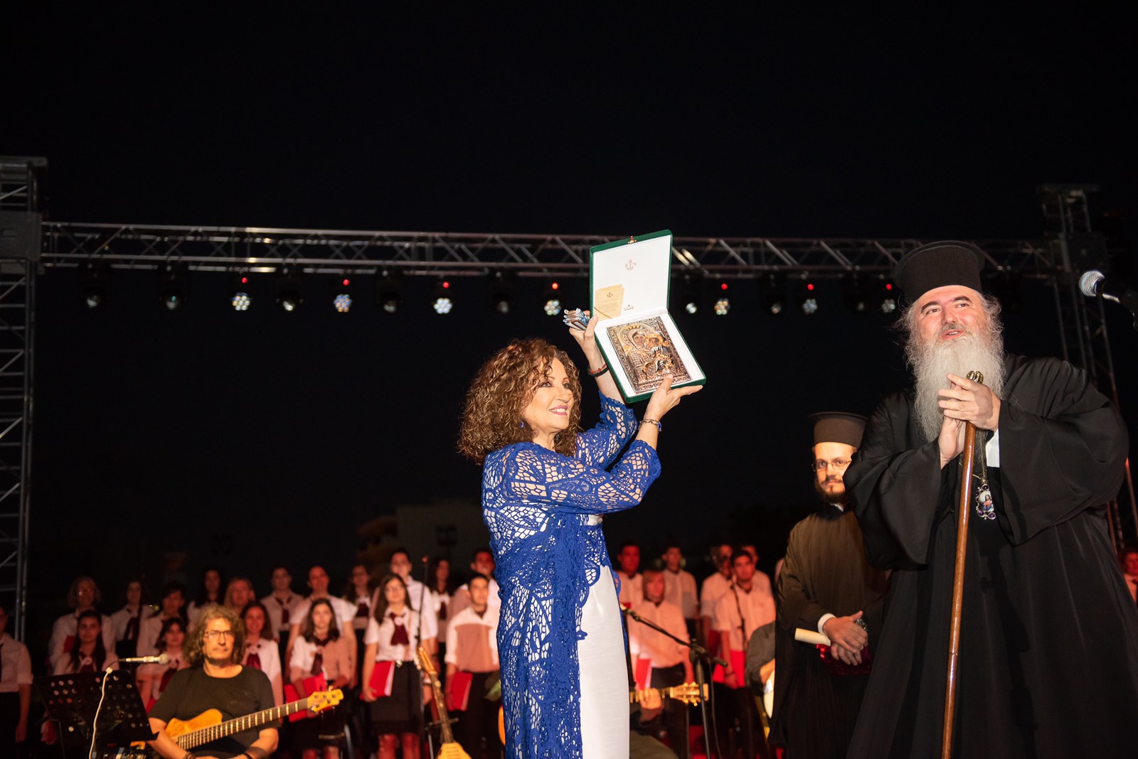 Πλήθος κόσμου στην εκδήλωση «Τα Σμυρνέικα Τραγούδια» της Ι.Μ. Νέας ...