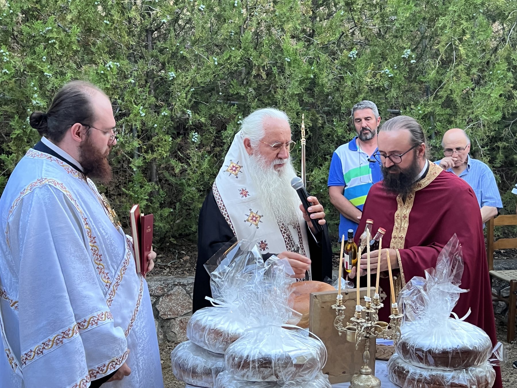 Εσπερινός στο Ιερό Παρεκκλήσιο του Αγίου Ιωάννου Προδρόμου Πέτρας ...