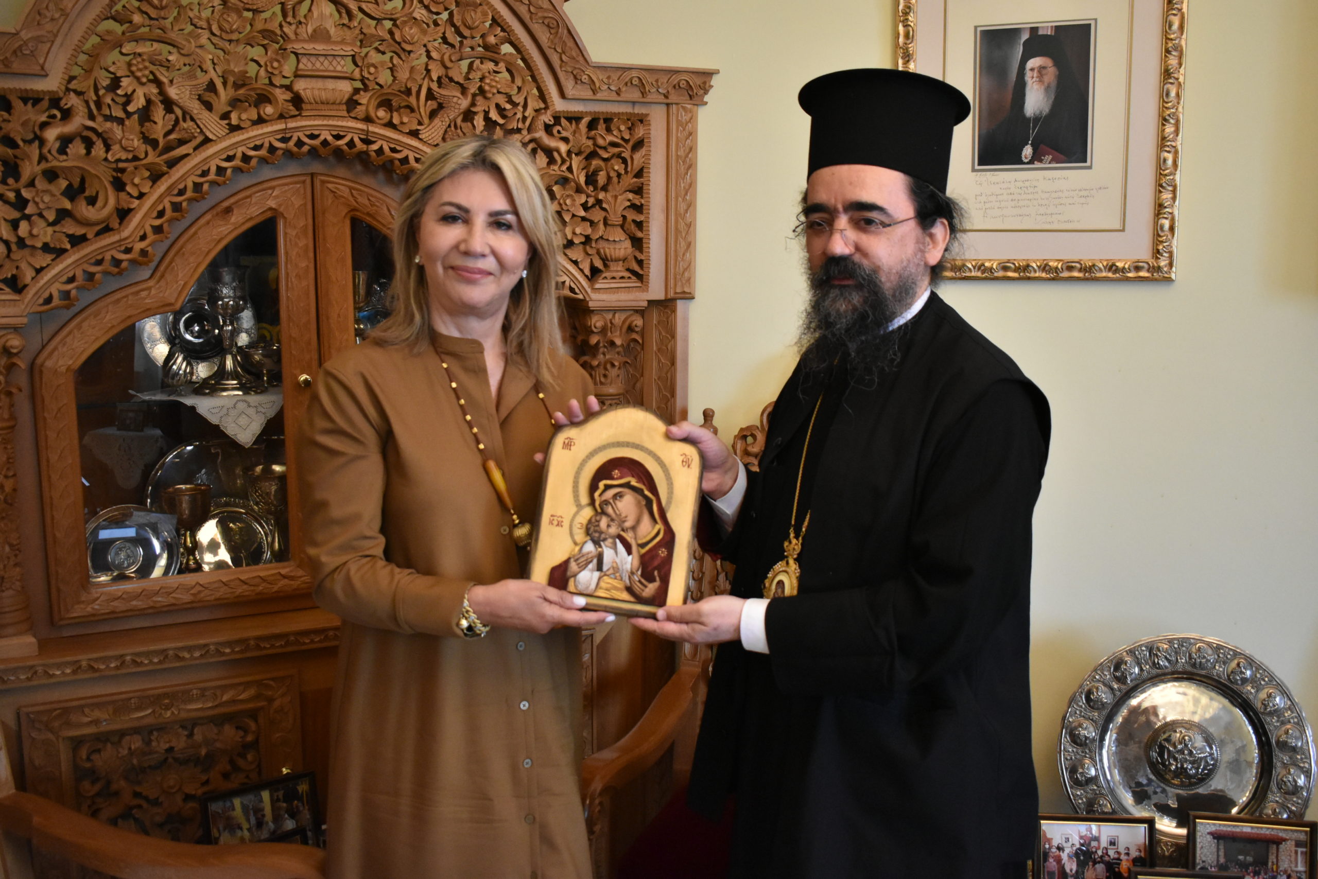 Στον Μητροπολίτη Καστορίας η Υφυπ. Παιδείας Ζέττα Μακρή - Ορθοδοξία ...