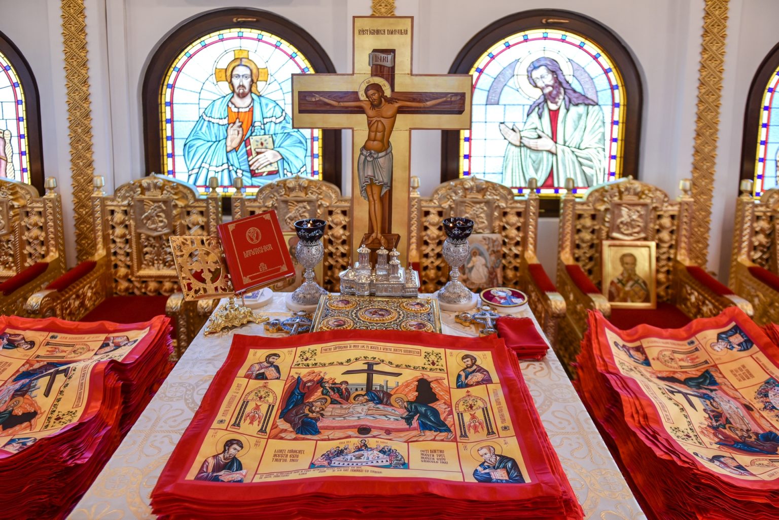1286 νέα αντιμήνσια καθαγίασε ο Πατριάρχης Ρουμανίας - Ορθοδοξία News ...
