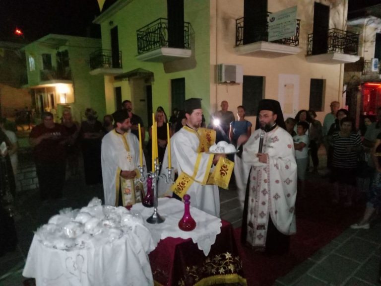 Λευκάδα: Ιερά Παράκληση, Εγκώμια και λιτάνευση του Αγ. Διονυσίου στην ...