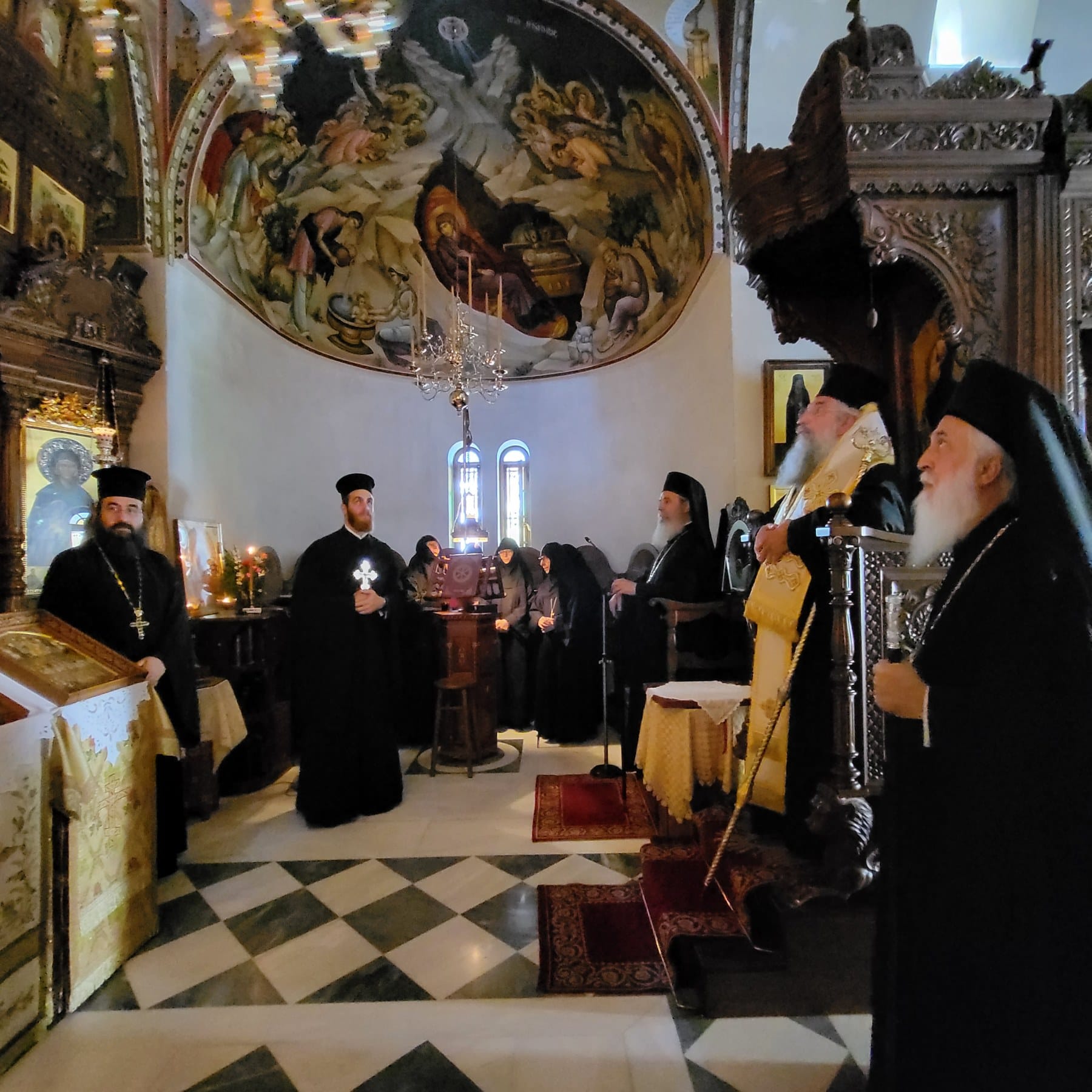 Αρχιεπίσκοπος Κρήτης και Μητροπολίτες Ύδρας και Λήμνου στην Ιερά Μονή ...
