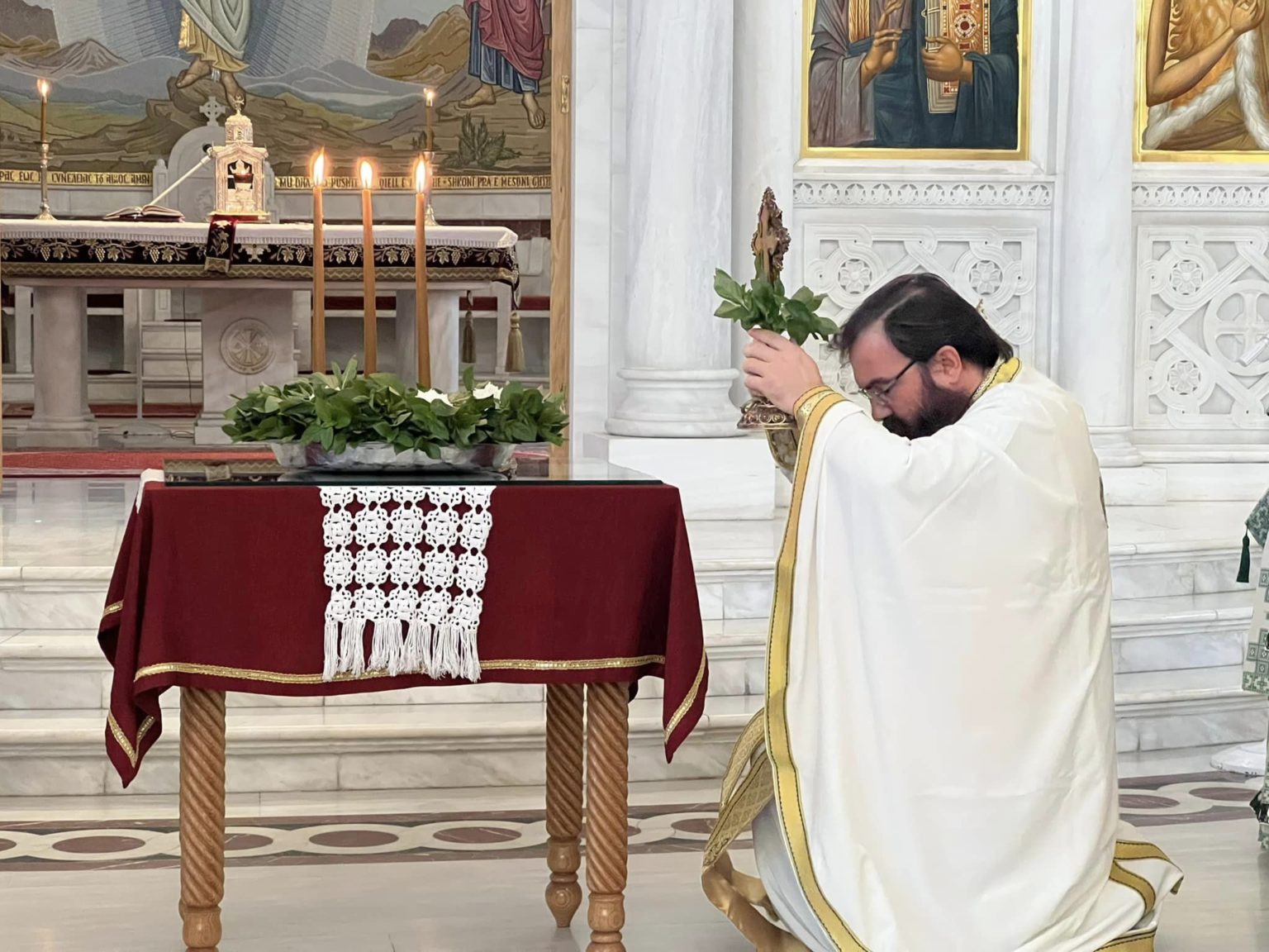 Η εορτή της Υψώσεως του Τιμίου Σταυρού στα Τίρανα - Ορθοδοξία News Agency
