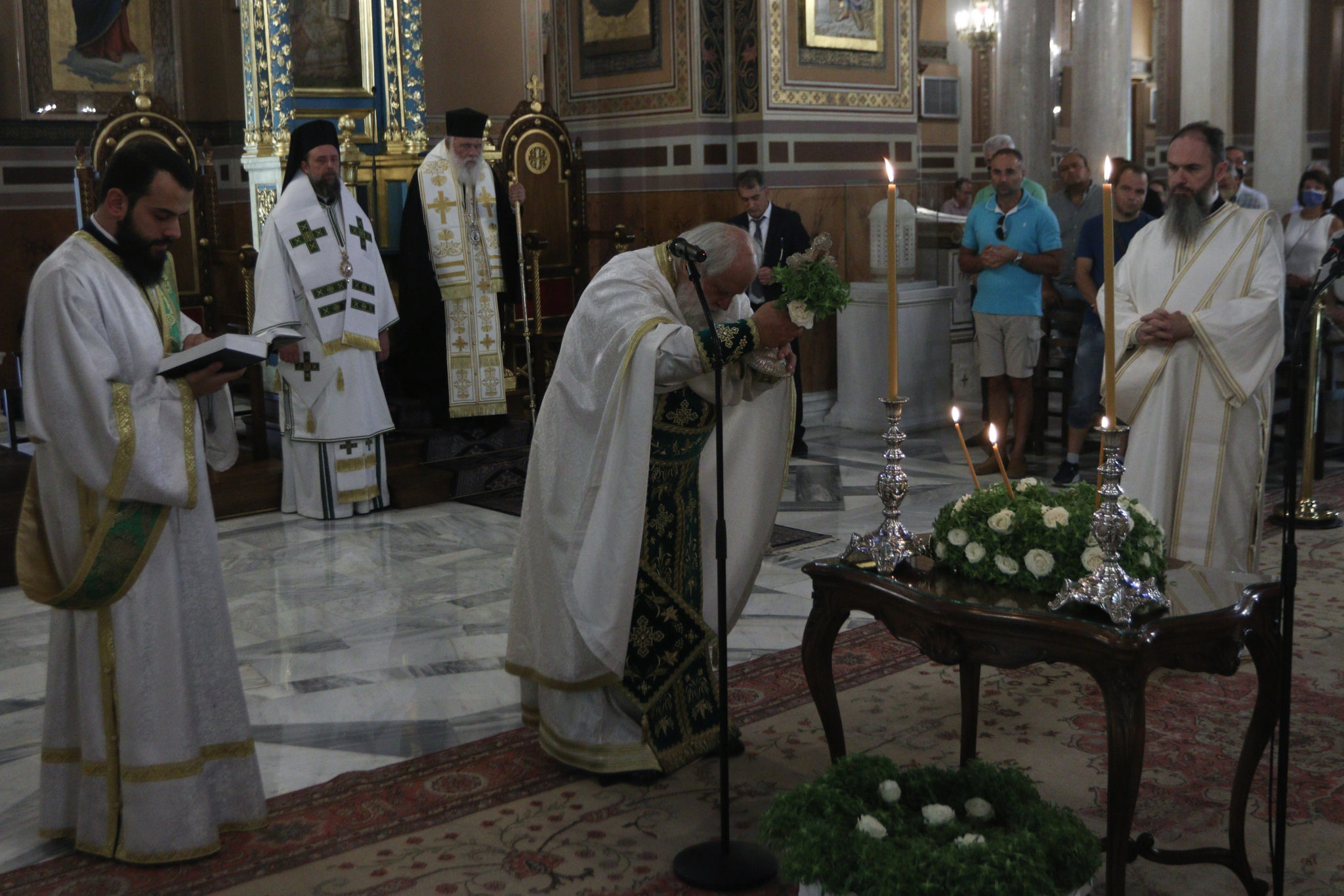 Η Ύψωση του Τιμίου Σταυρού στον Ιερό Μητροπολιτικό Ναό Αθηνών ...