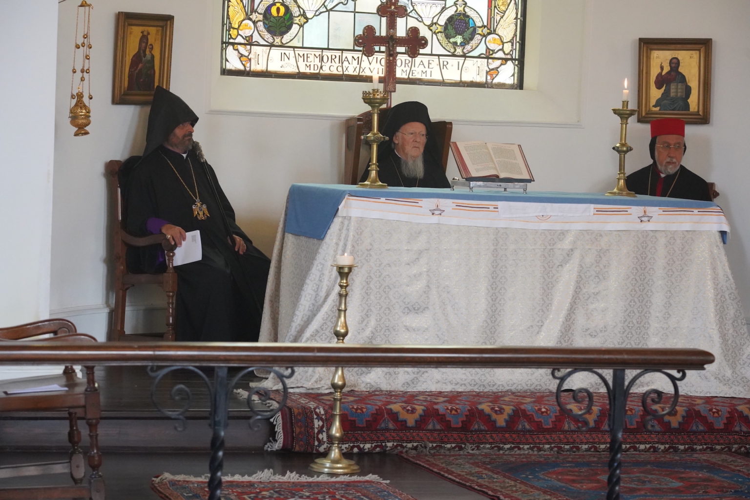 Ο Οικουμενικός Πατριάρχης στην επιμνημόσυνη δέηση για την Βασίλισσα ...