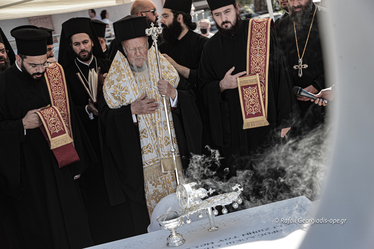 Ο Οικουμενικός Πατριάρχης τέλεσε Τρισάγιο στη μνήμη του μακαριστού ...
