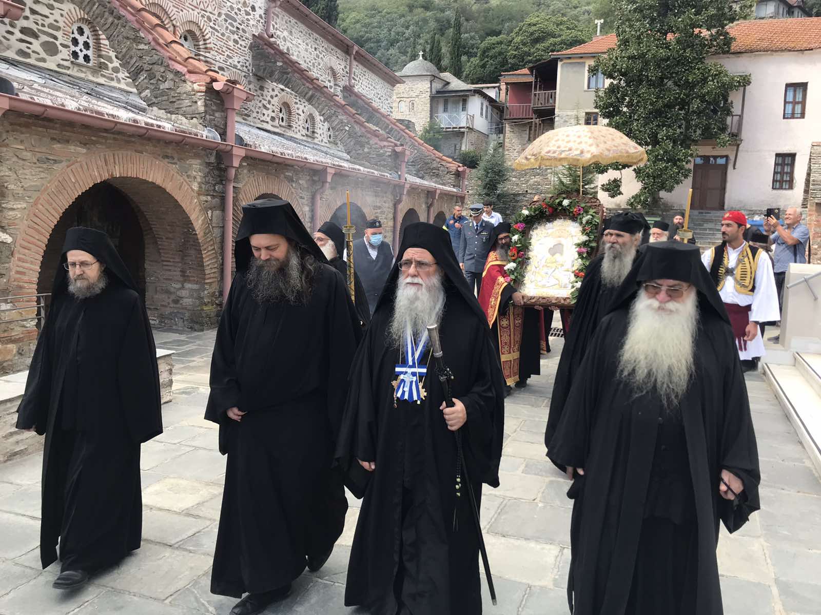 Η αναχώρηση της Ιεράς Εικόνας της Παναγίας του «Άξιον Εστίν» για την ...