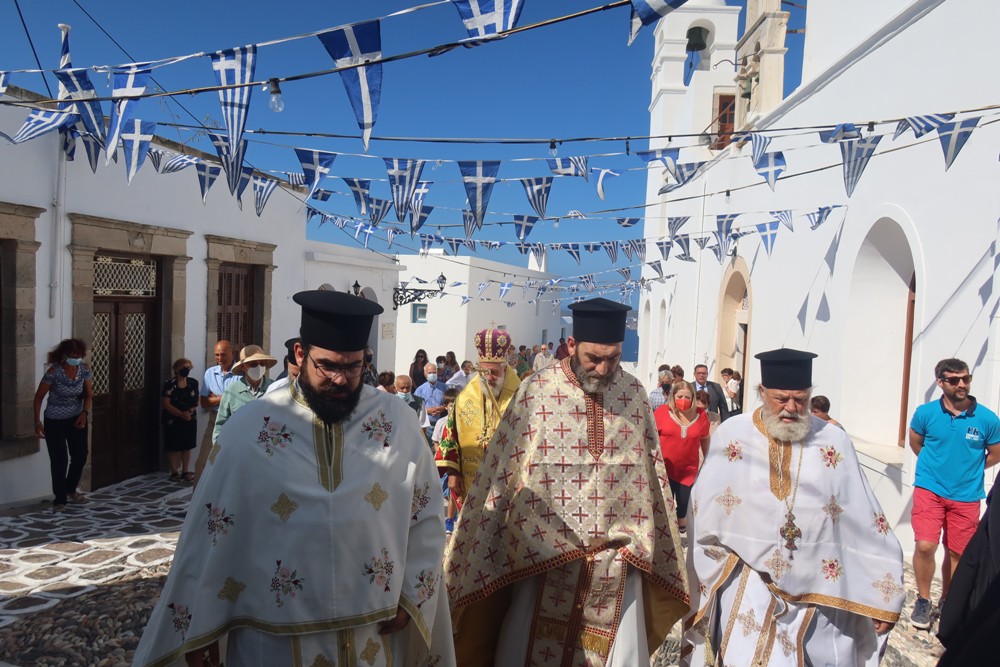 Ι.Μ Σύρου: Χειροτονία Διακόνου σε Πρεσβύτερο στην Παναγία Κορφιάτισσα ...
