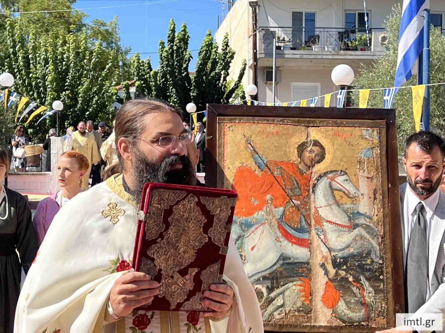 Το Ιερό Ευαγγέλιο από την Πόλη, στο Βύρωνα και στον Αγ. Γεώργιο της Ι.Μ ...