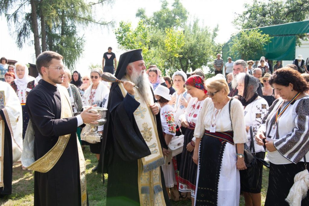 Monument dedicat Doamnei Maria Brâncoveanu la ctitoria ei de la ...